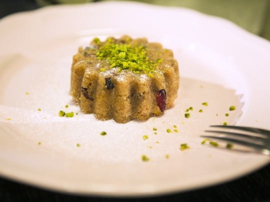 Рецепта за Грис халва със сушени плодове от Бон Апети - Бон Апети