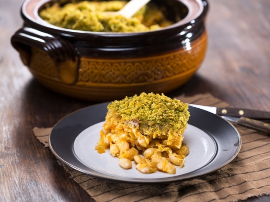 Рецепта за Боб със зеле на фурна от Бон Апети - Бон Апети