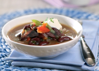 Рецепта за Супа от червен боб със заквасена сметана от Бон Апети - Бон ...